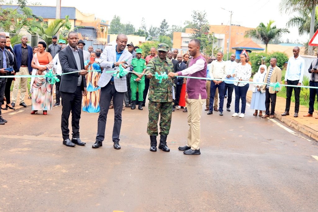 Rwamagana: Abaturage barishimira imihanda ya kaburimbo bubakiwe ...