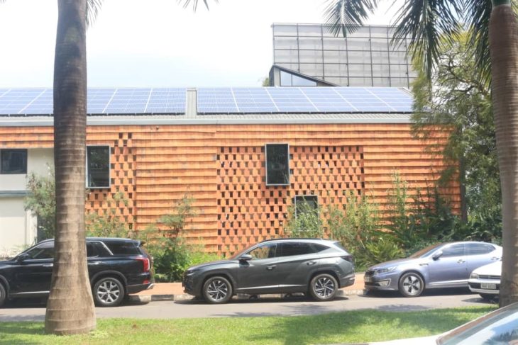 ECO-FRIENDLY ARCHITECTURE: A SUSTAINABLE RESPONSE TO CLIMATE CHANGE ...